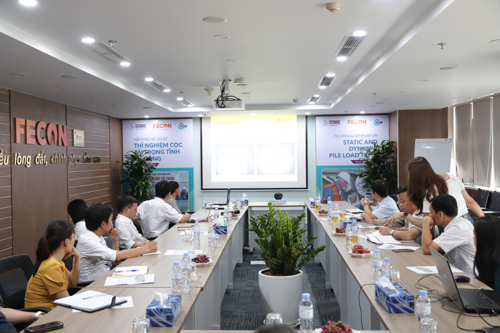 Technical Seminar on Static and Dynamic Pile load Tests